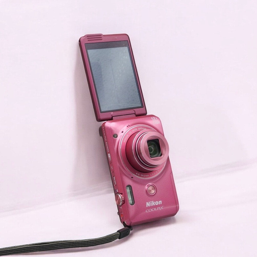 Pink Digital Cameras – Capture Every Moment in Style – Retro Digitals