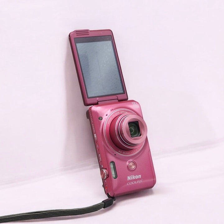 Pink Digital Cameras – Capture Every Moment in Style – Retro Digitals