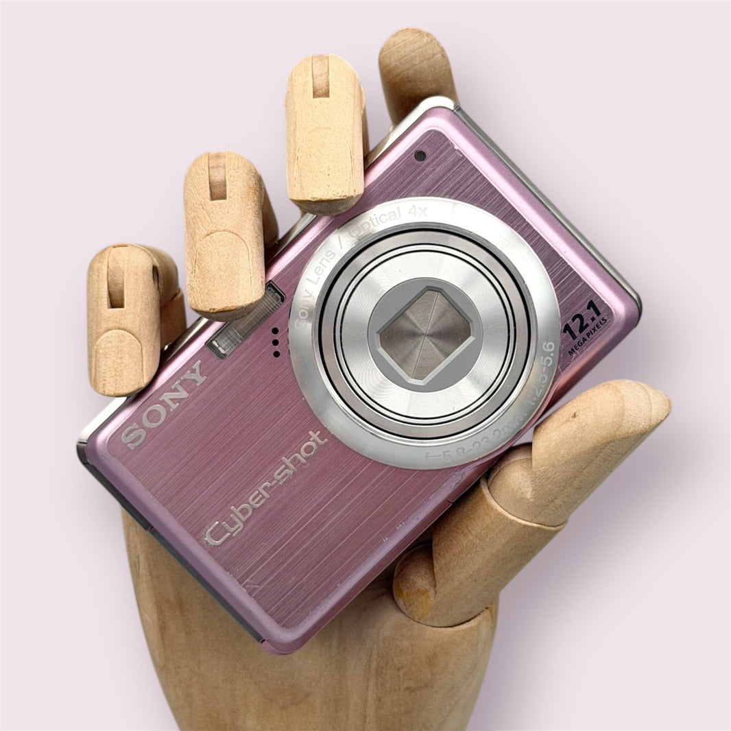 Pink Digital Cameras – Capture Every Moment in Style – Retro Digitals